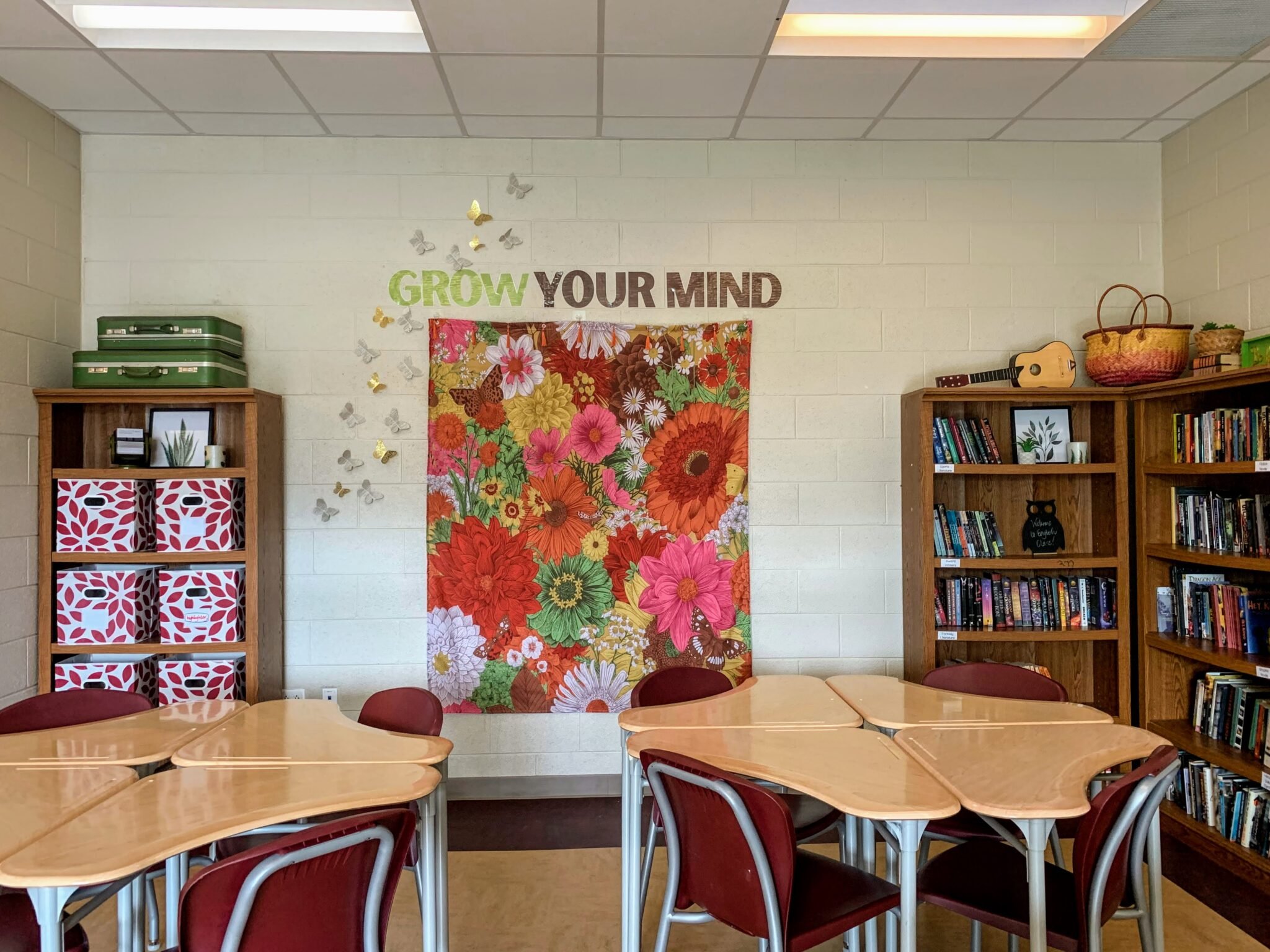 A Dolly Parton Retro Classroom Theme - Building Book Love