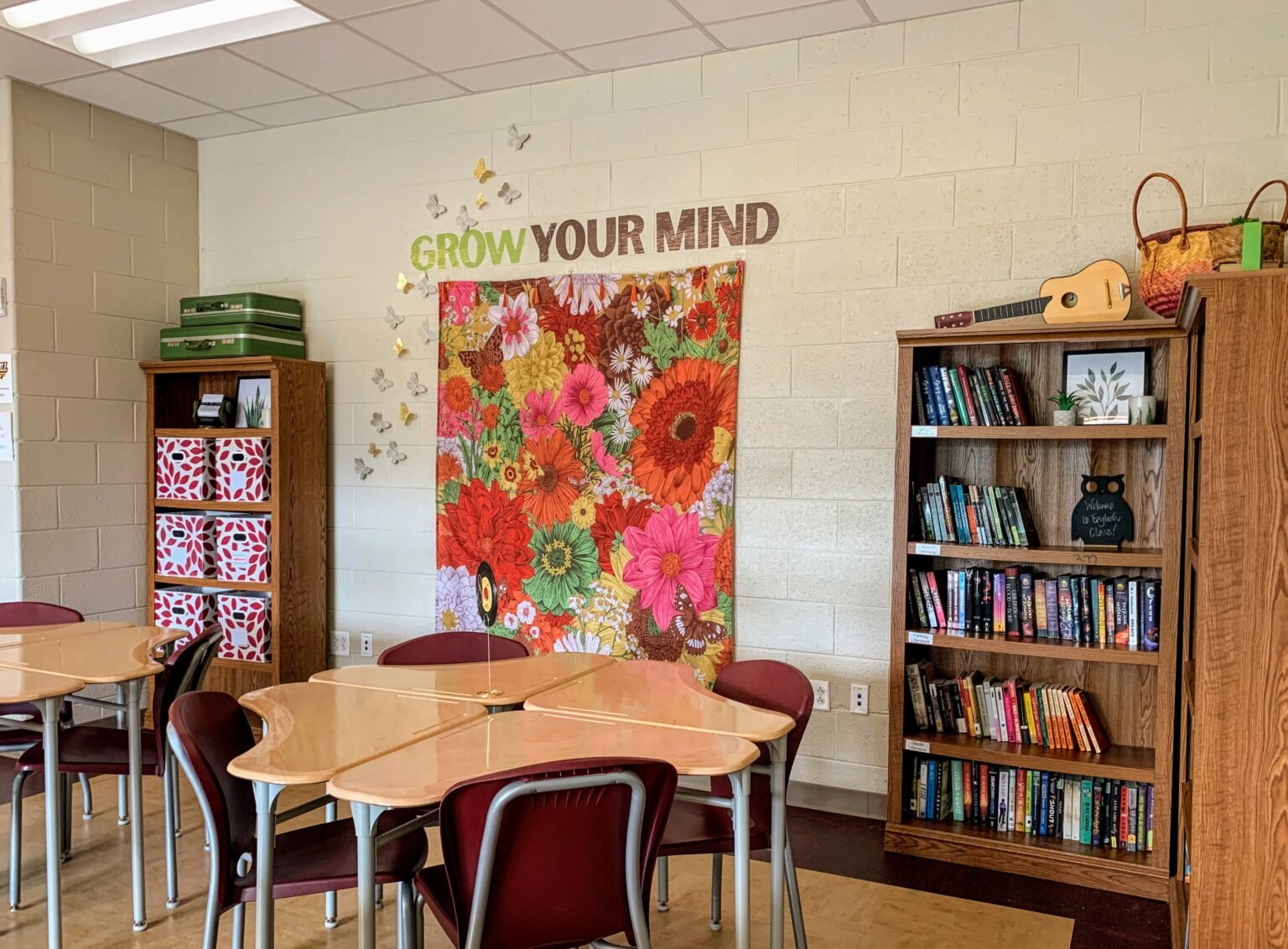 A Dolly Parton Retro Classroom Theme - Building Book Love