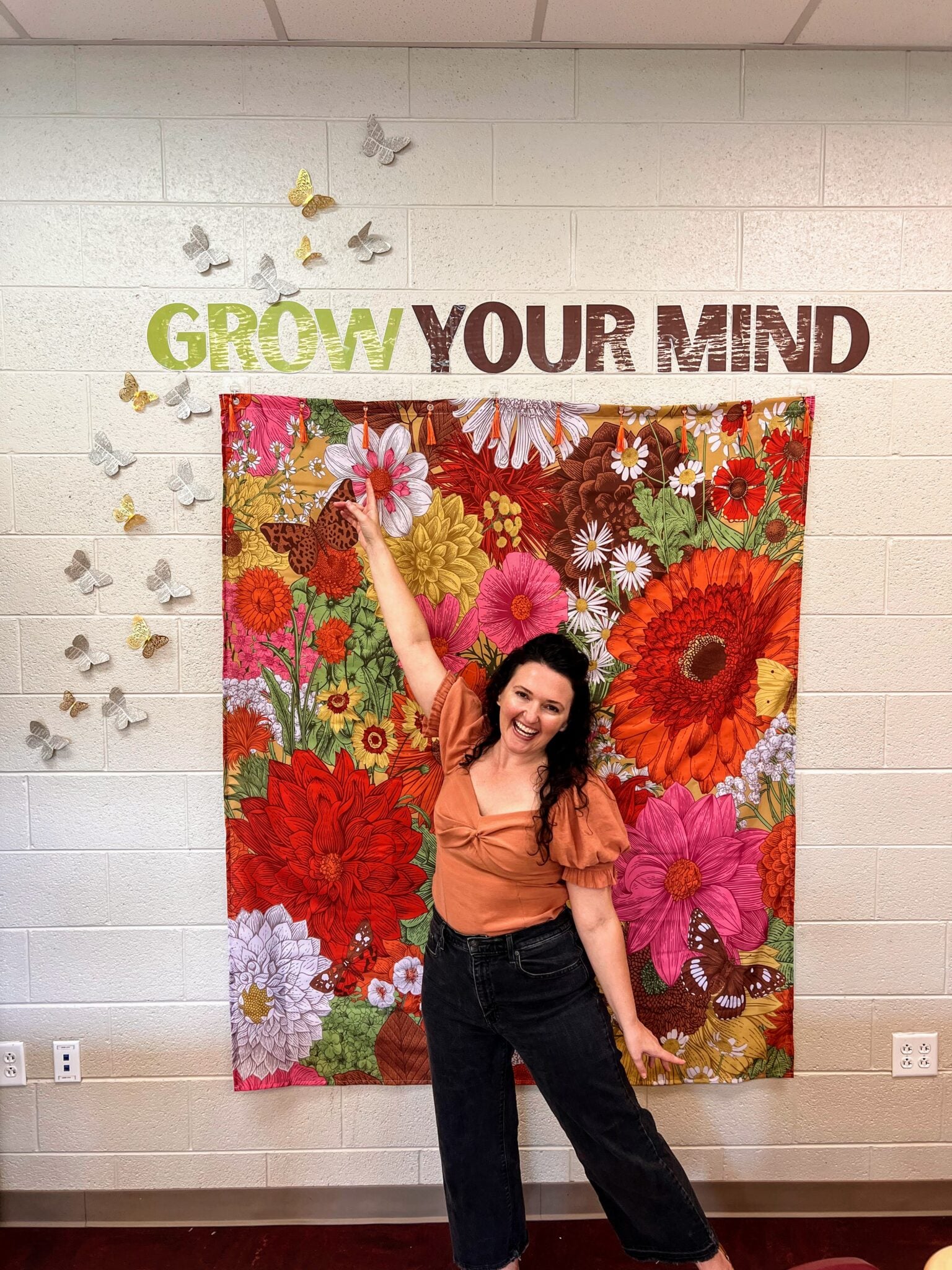 A Dolly Parton Retro Classroom Theme - Building Book Love